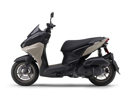 X FORCE ABSの2025年モデルはリアフェンダーを改良 – WEB Mr.Bike